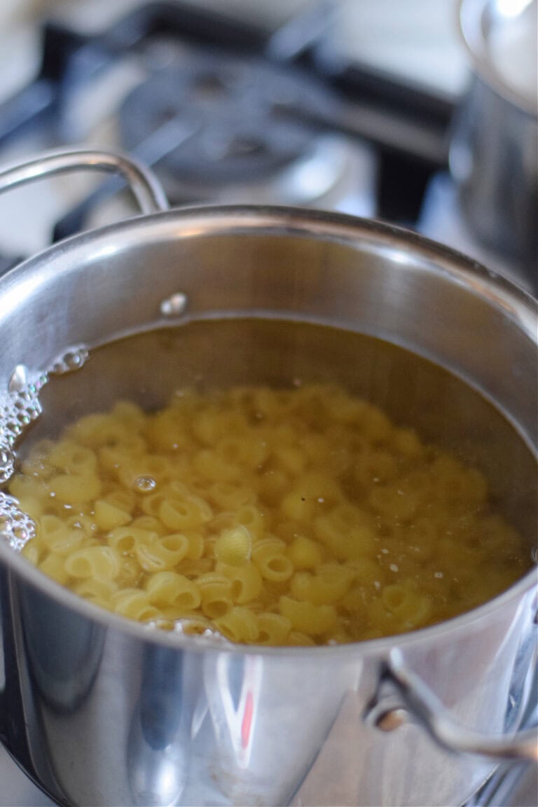 Old Fashioned Baked Macaroni and Cheese - Julia's Cuisine