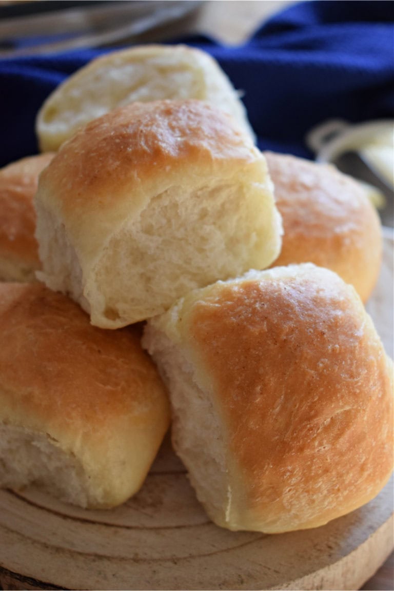 Fluffy White Dinner Rolls - Julia's Cuisine