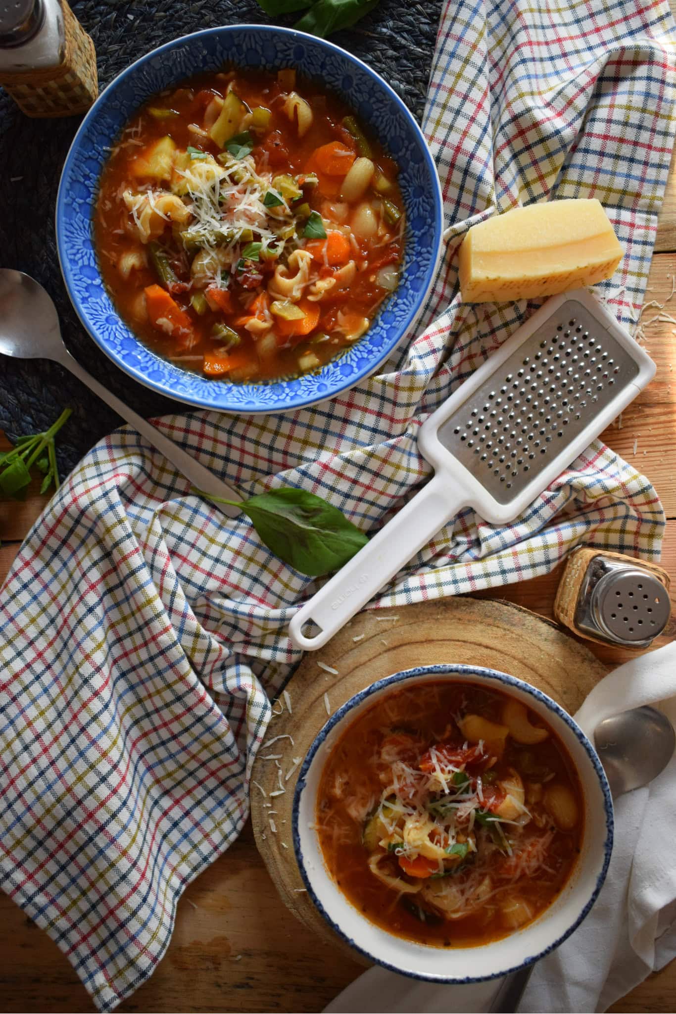Slow Cooker Minestrone Soup - Julia's Cuisine