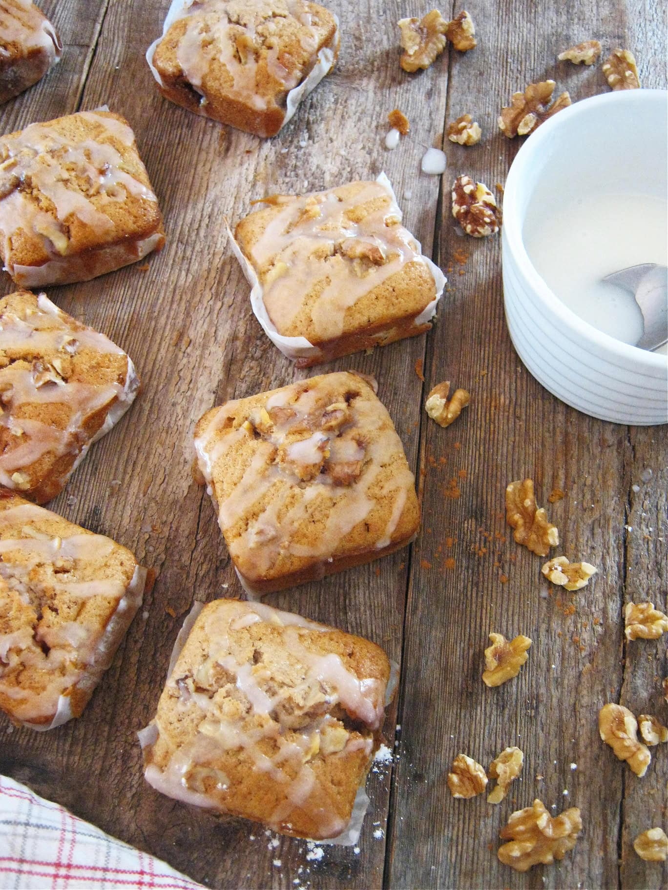 Cinnamon Spice Cake Squares - Julia's Cuisine