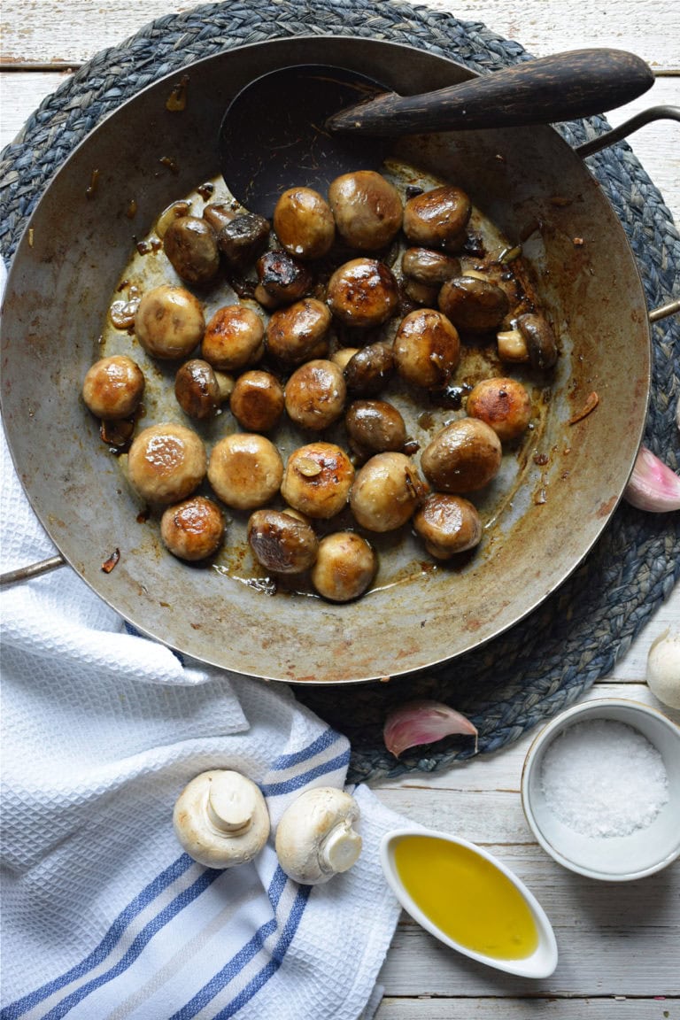 Garlic Mushrooms Recipe - Julia's Cuisine