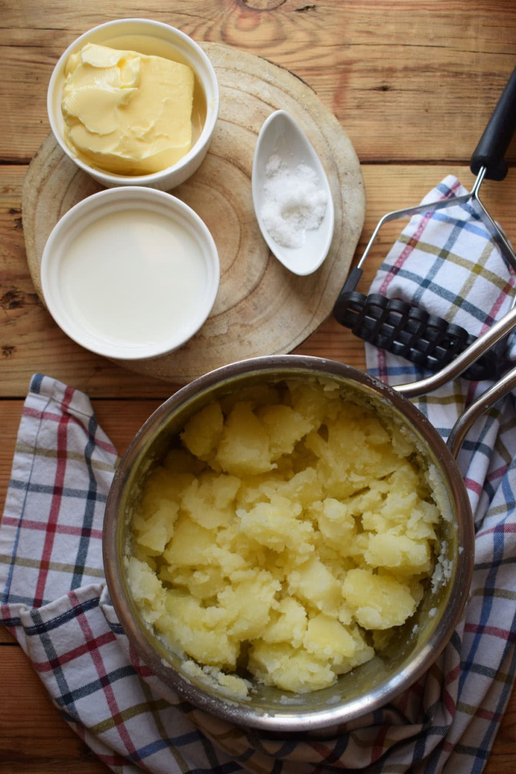 Fluffy Mashed Potatoes Recipe - Julia's Cuisine