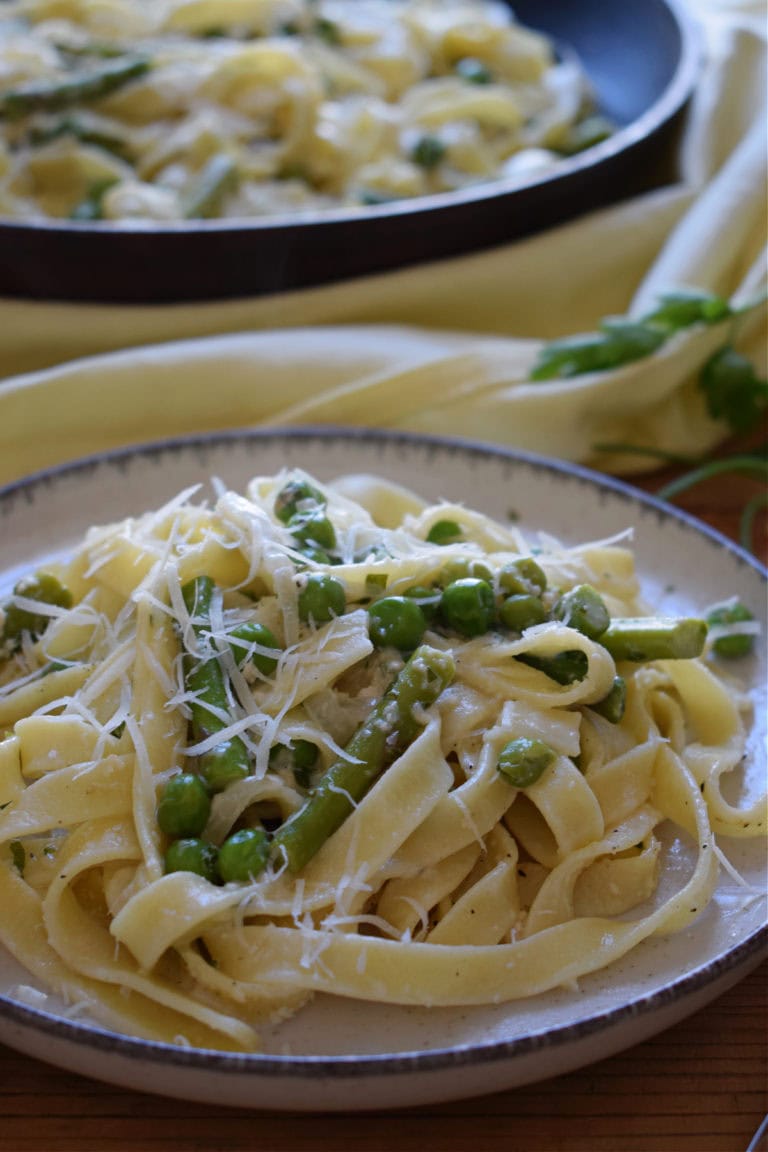 Pasta Primavera with Asparagus and Peas - Julia's Cuisine
