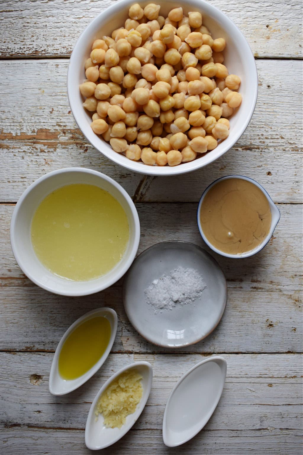 Classic Homemade Hummus Recipe - Julia's Cuisine