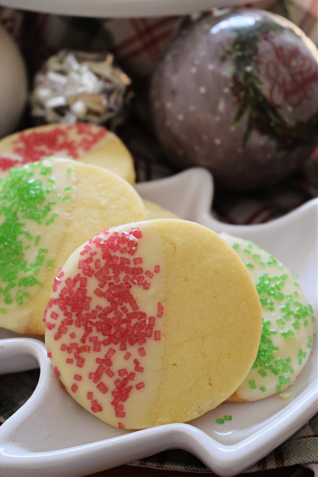 White Chocolate Dipped Shortbread Cookies - Julia's Cuisine