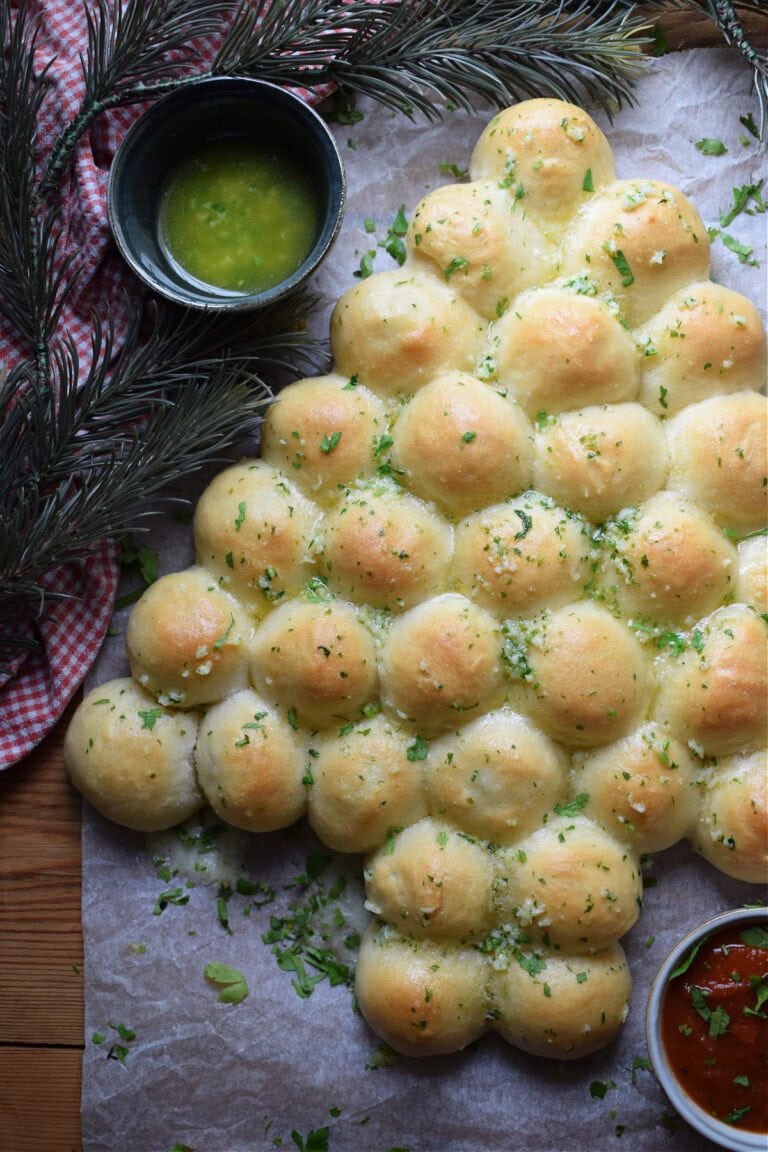Cheesy Pull apart Christmas Bread - Julia's Cuisine
