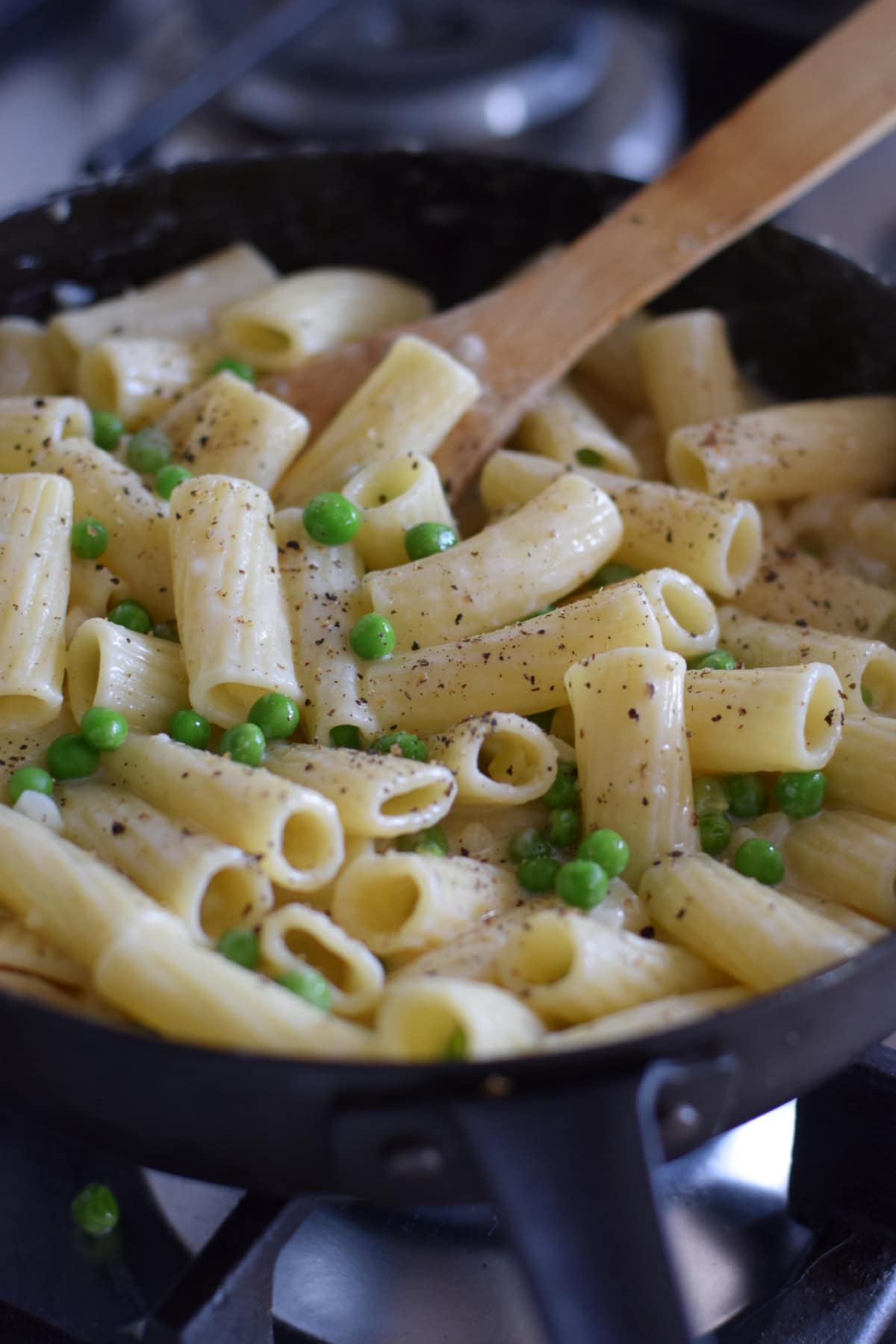 Summer Pasta with Peas and Parmesan - Julia's Cuisine