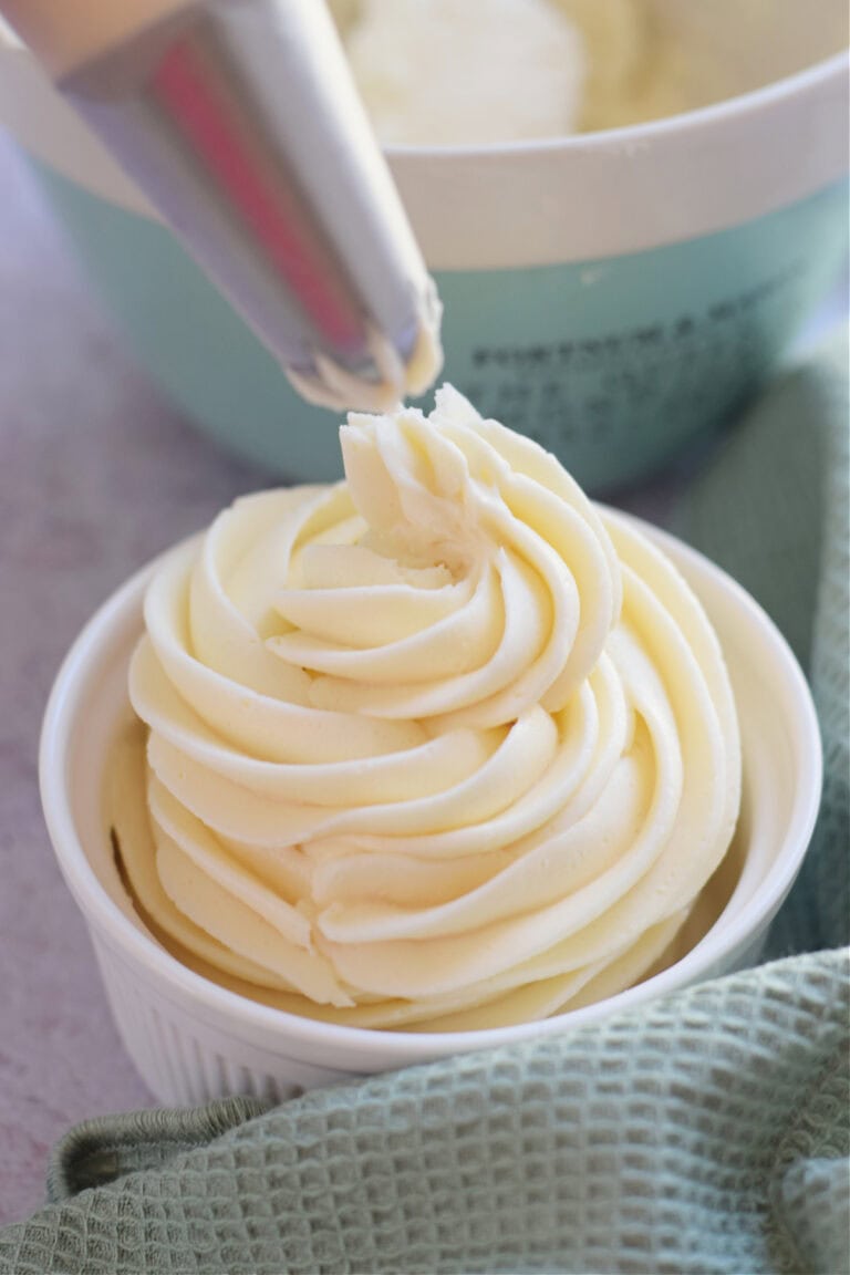Chocolate Buttercream Frosting - Julia's Cuisine