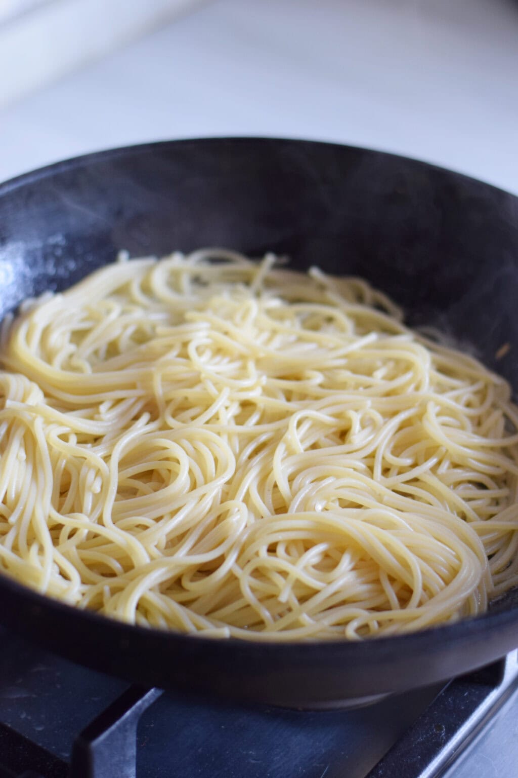 Parmesan Garlic Spaghetti - Julia's Cuisine